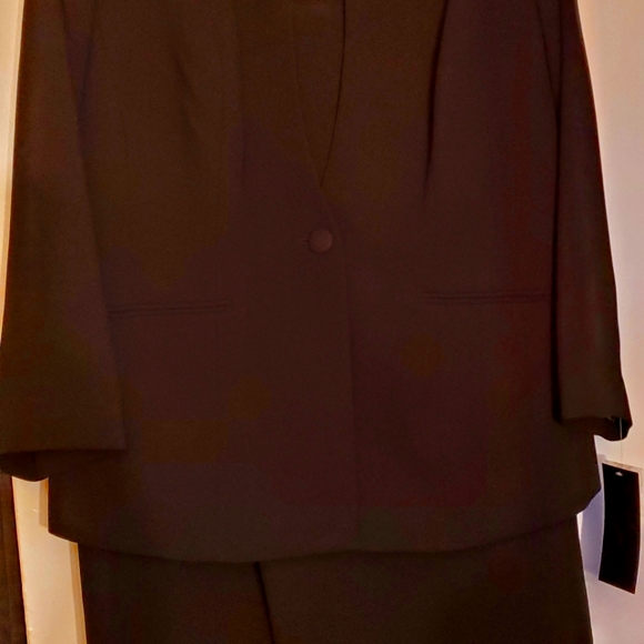 Giovanna Signature | Skirts | Giovanna Signature Black 3pc Womens Suit ...